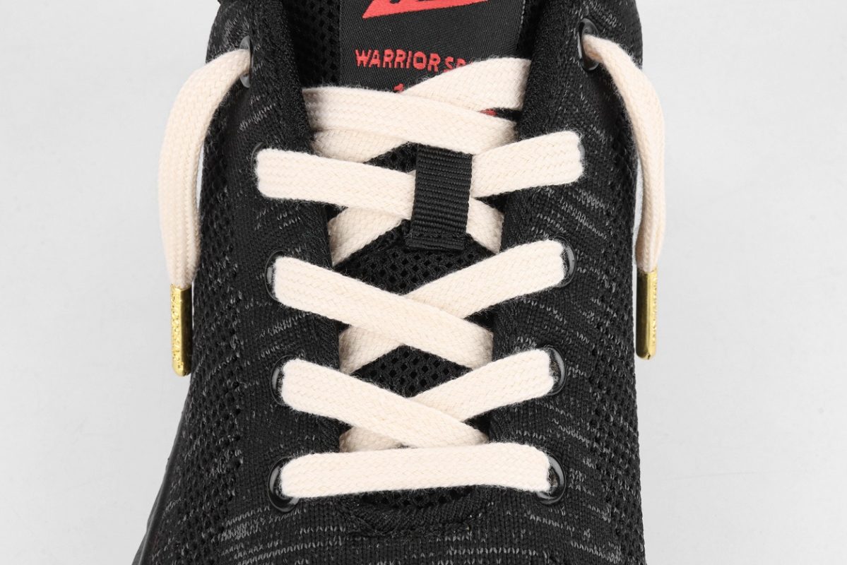 Serene Beige Shoelaces with Eye-Popping Visual Appeal