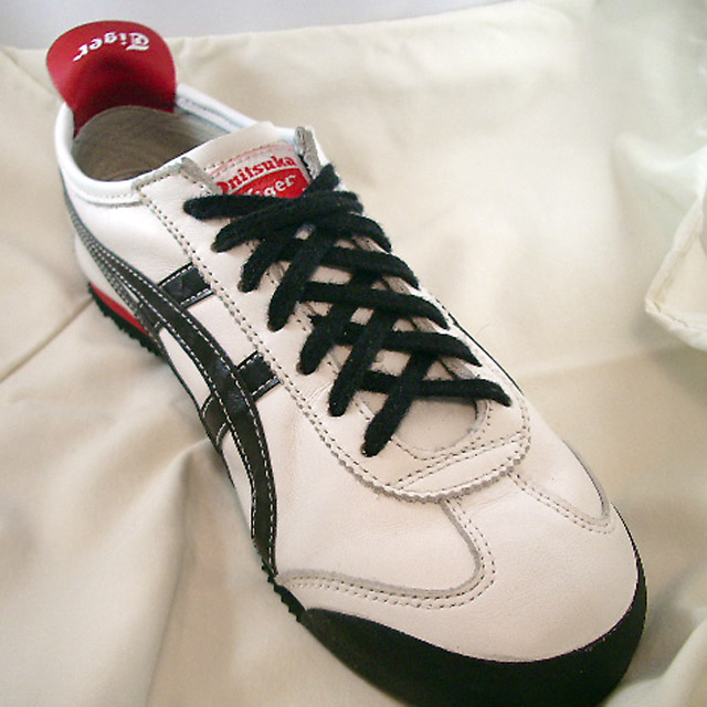 How to Lace On Clouds: The Ultimate Guide to Lacing with Flair