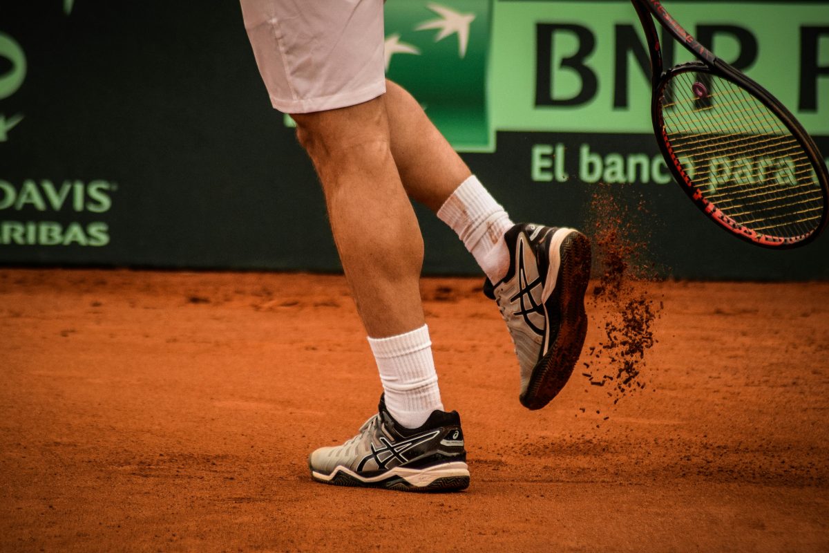 8 formas creativas de atarse las zapatillas de tenis con estilo y comodidad